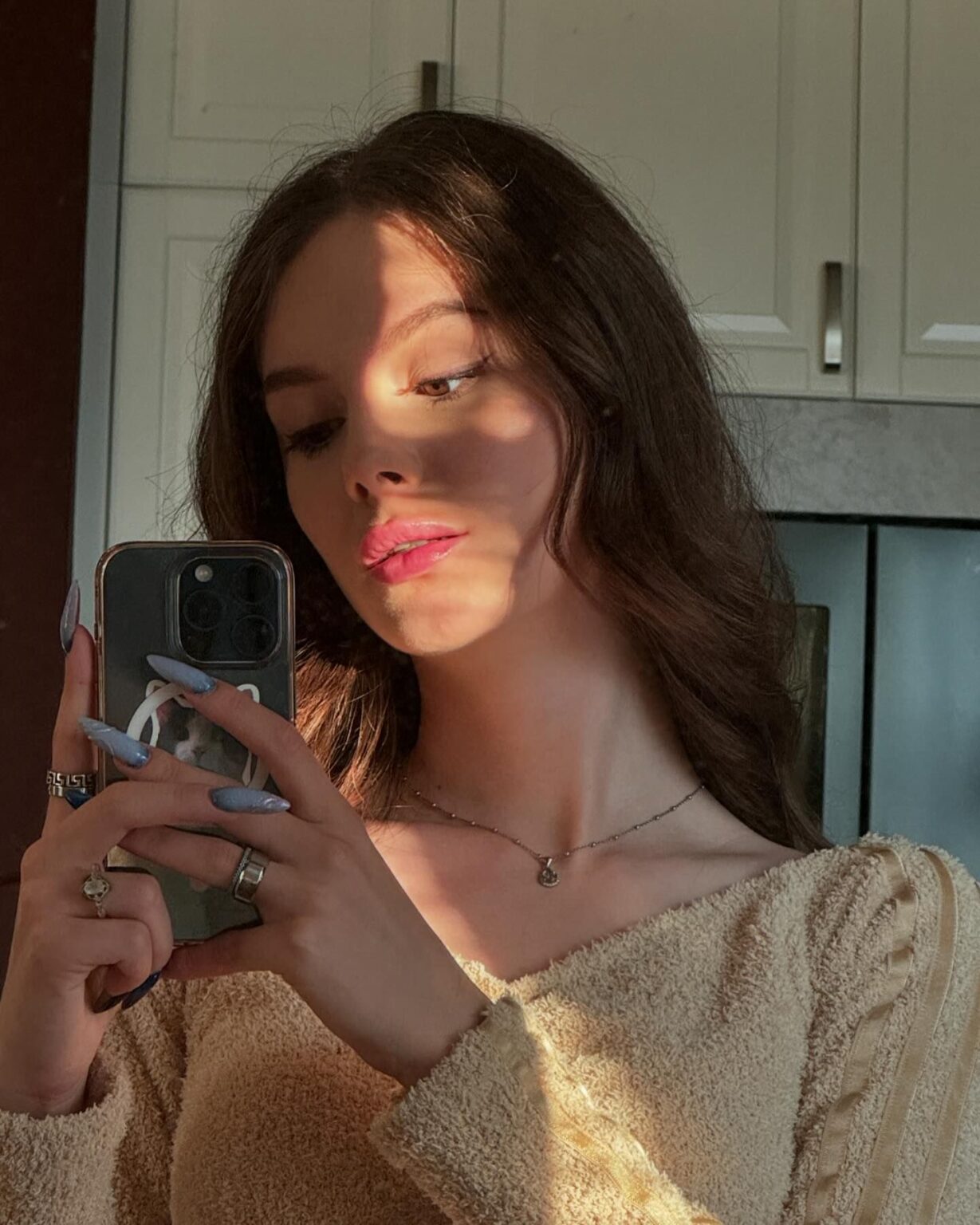 Liz Ocean Bio, Age, Career, Net Worth, Height, Education,